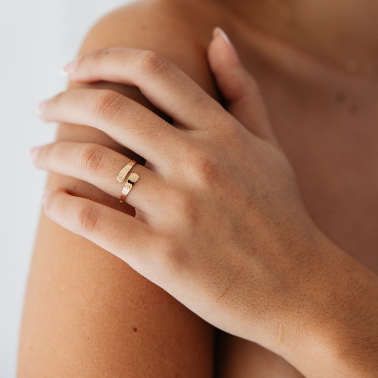 Adjustable wrap rings store